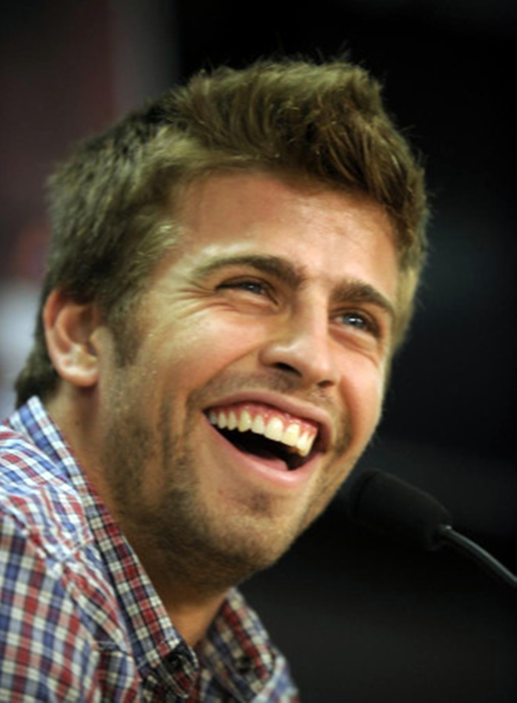 Gerard Pique Smiling Wallpapers | gerard pique wallpaper