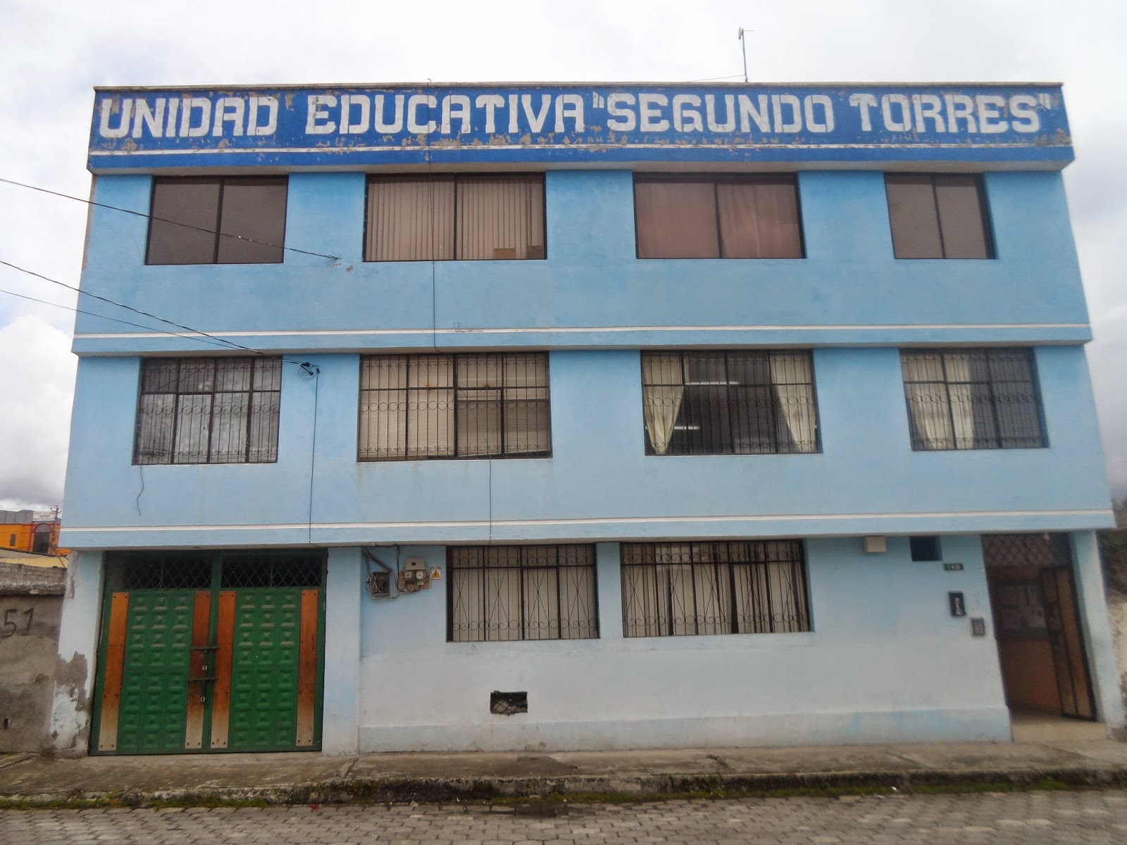 HISTORIA ~ Colegio "Segundo Torres" de Cayambe
