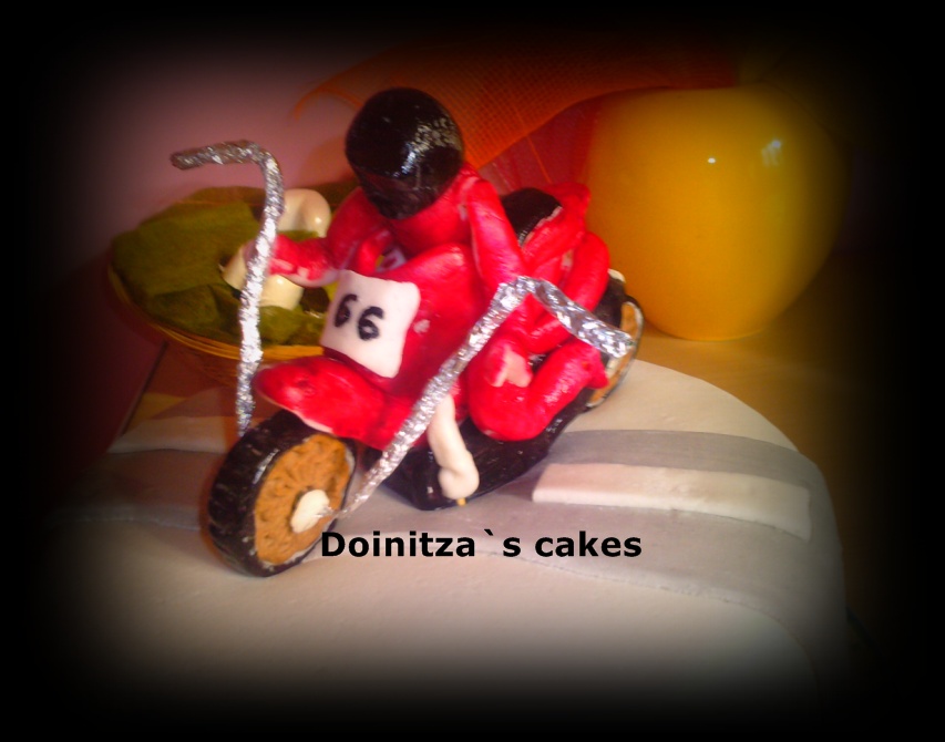 Tort motocicleta cu motociclist | Doinitza`s cakes