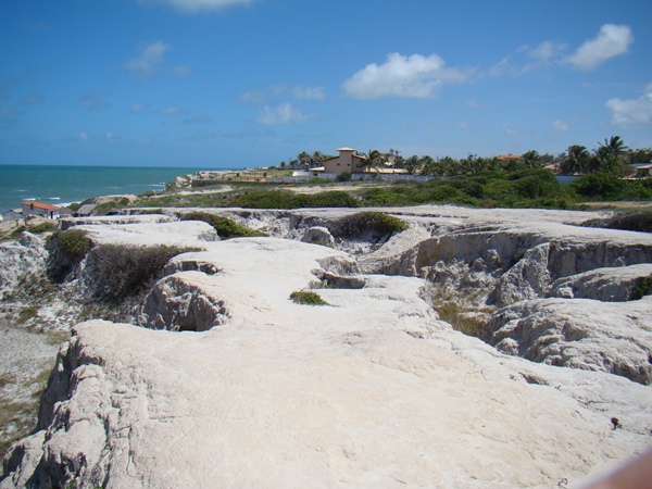 De acordo com divisão territorial datada de 18 de agosto de 1988, o ...
