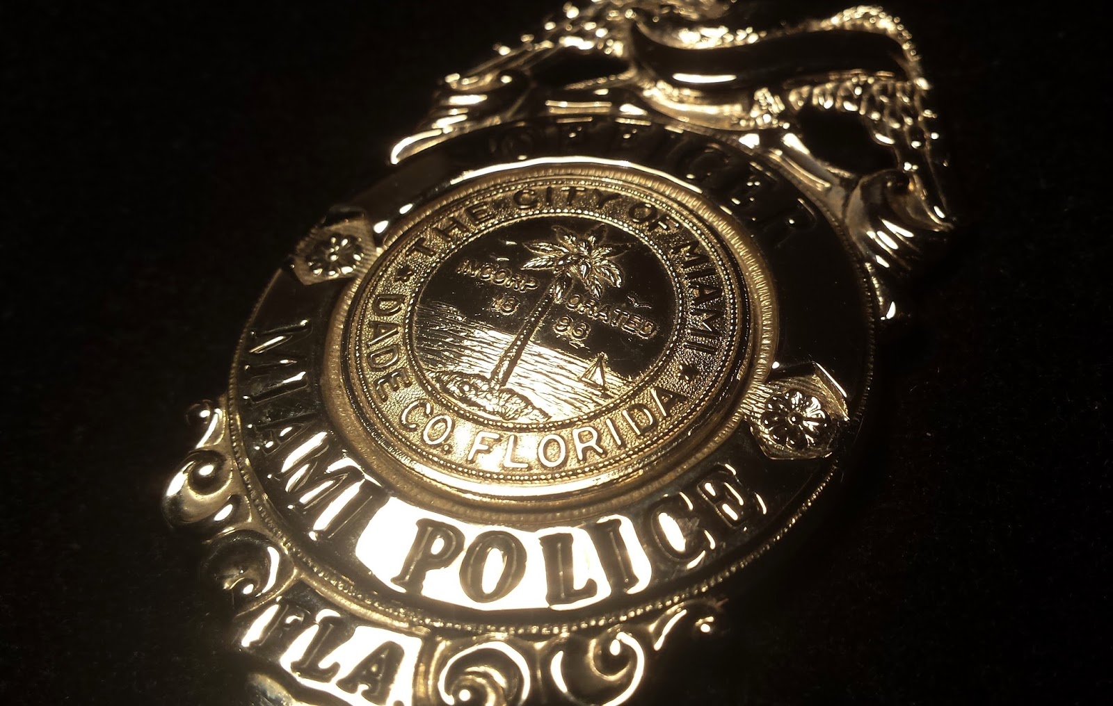 usa police badges: MIAMI CITY