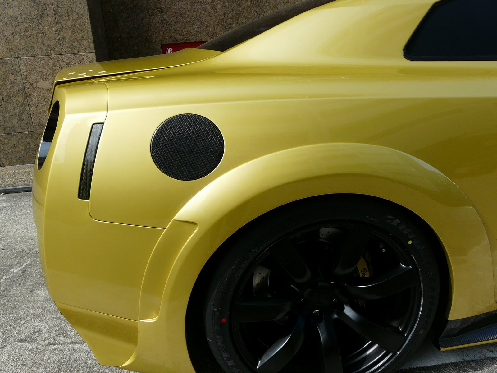 Carbon Design: NISSAN EXTERIOR CARBON DESIGN