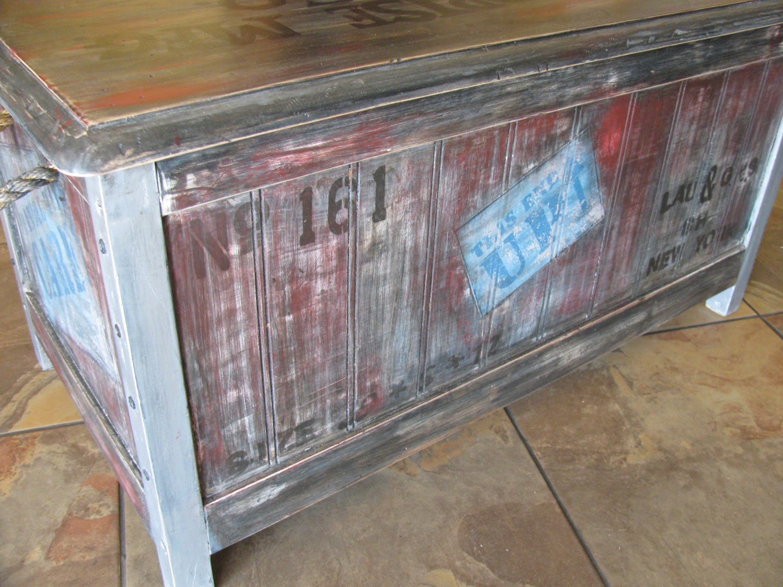 Thrift Store Decor Junky: From Toy Chest to Shipping Crate