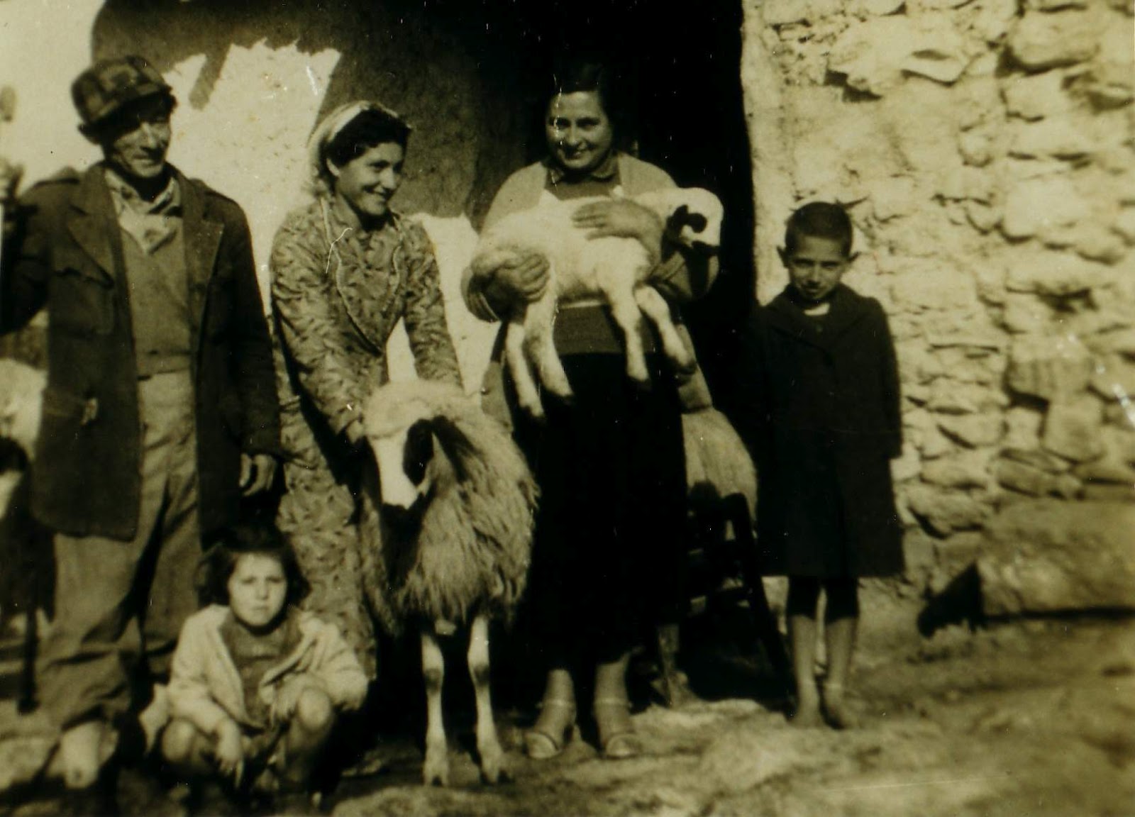 ΓΙΑΝΝΗΣ Δ.ΛΥΡΑΣ: ΕΛΛΗΝΙΚΑ ΤΥΡΙΑ-ΣΠΟΥΔΕΣ-ΜΕΛΙΤΑΙΟΣ-ΔΗΜΗΤΡΗΣ ΚΟΥΡΕΤΑΣ