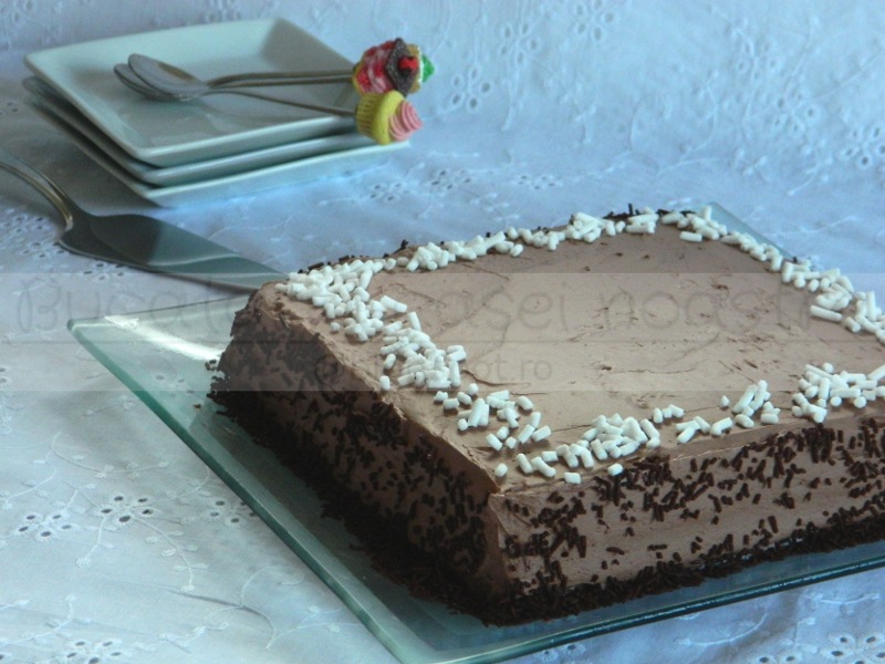 Bucataria casei noastre: Tort patrat, cu cacao si rom