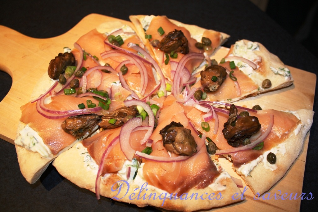 Délinquances et saveurs: Pizza froide au saumon fumé et huîtres