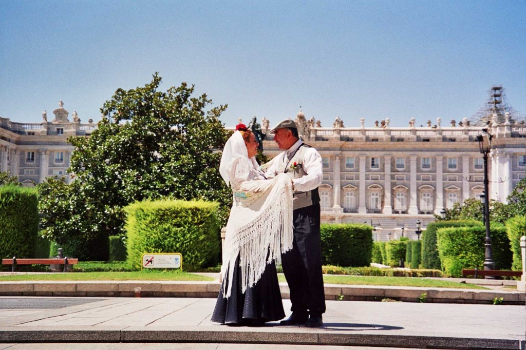 MADRID Y SUS COSTUMBRES: SU MAJESTAD EL CHOTIS