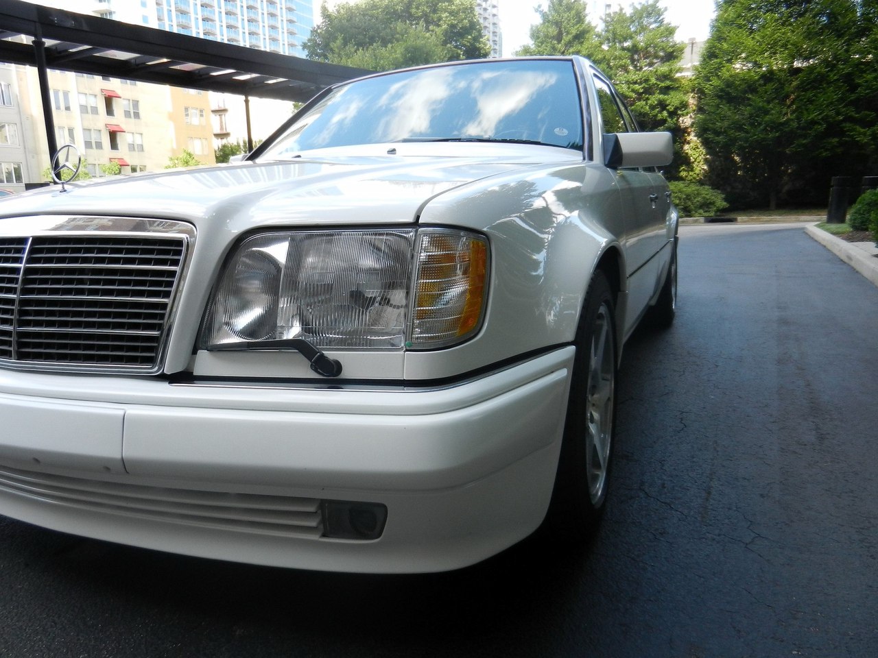 1994 Mercedes-Benz E500 W124 White on EVO Wheels | BENZTUNING