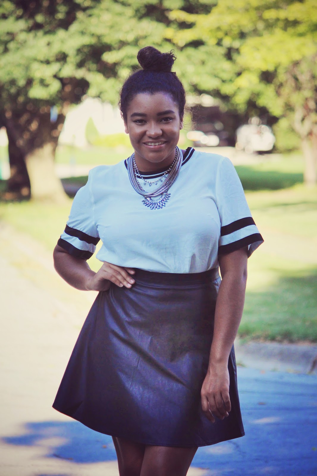 BLOGust 2014: Day 19 - All Black and White and a Pop of Red | All Size ...