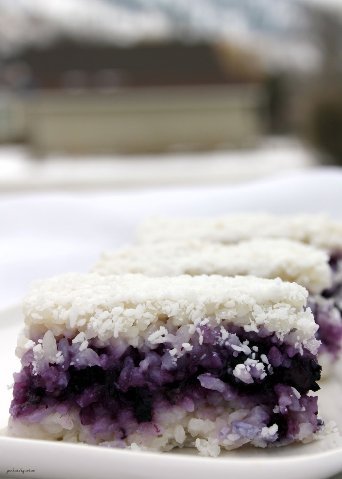 Jo and Sue: Refreshing Blueberry And Coconut Rice bars