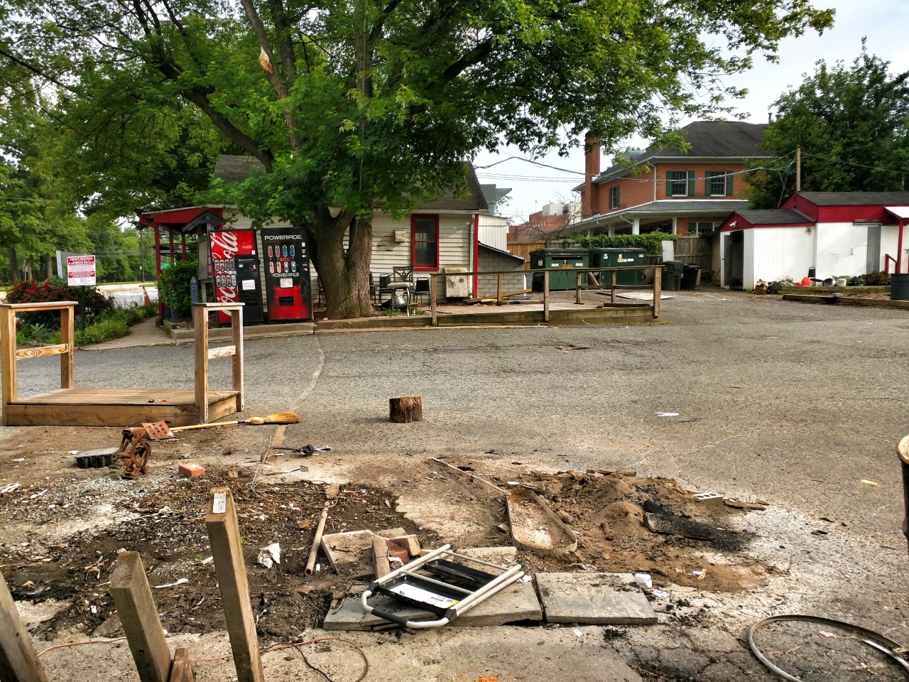 Robert Dyer @ Bethesda Row: Streetsense signs go up at closed Bethesda ...