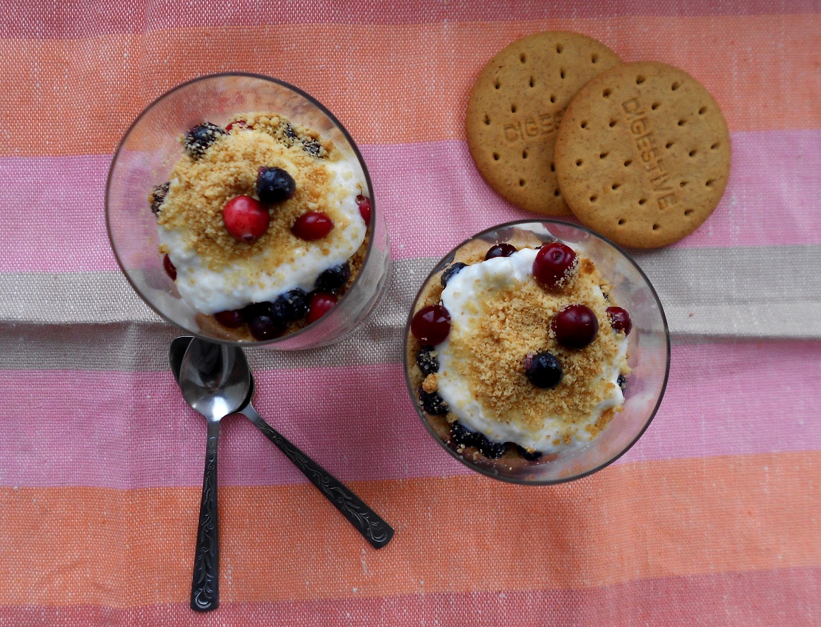 Kihiline magustoit pokaalis ~ Liz&Kätlin