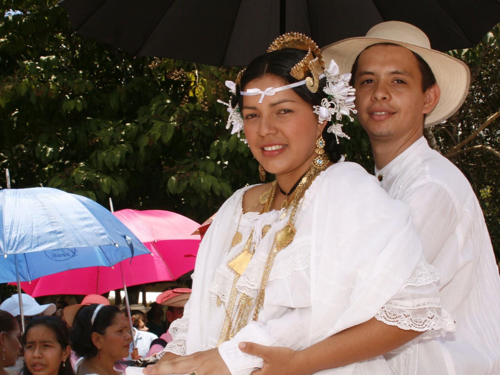 Vestidos Estilizados Ocueños: Vestuarios Ocueños