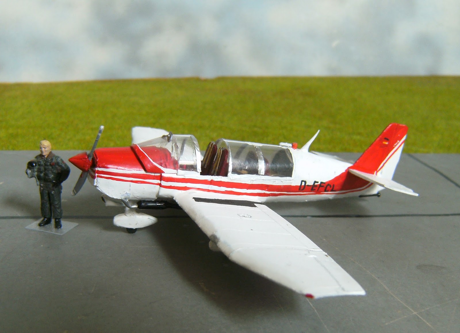 Happyscale-Modellbau: Jodel DR-400 Robin - papermodel 1/72