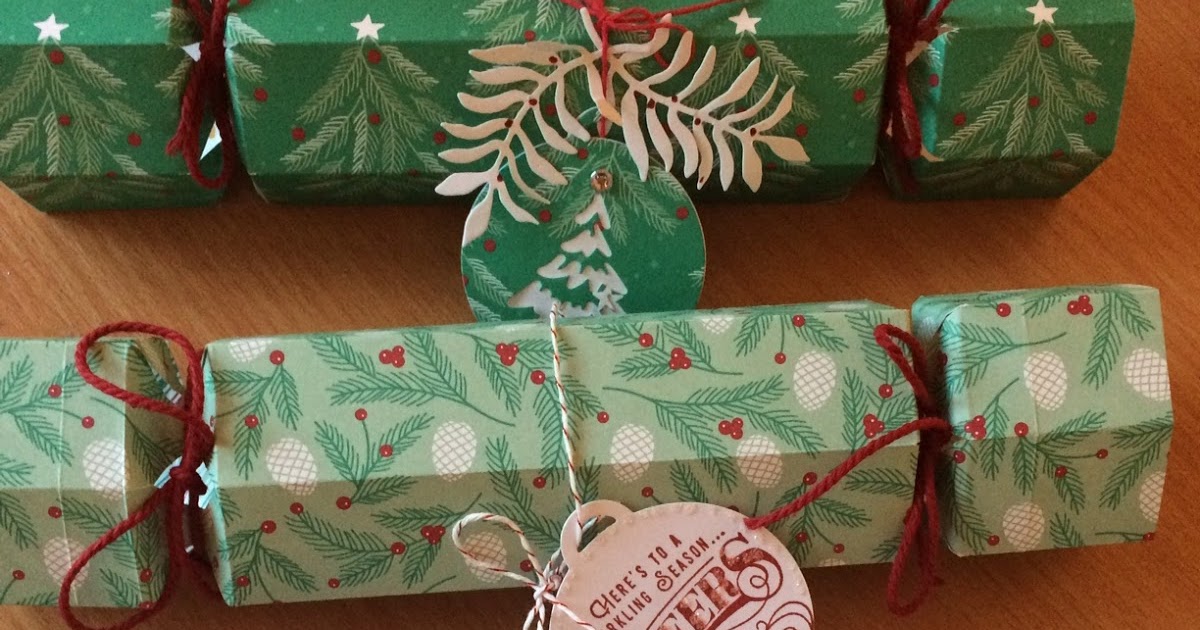 Crafty Stamping: ENVELOPE PUNCH BOARD - CHRISTMAS CRACKERS