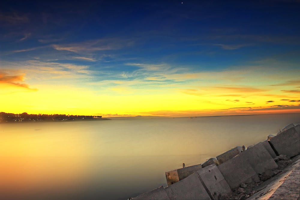 Jendela Indonesia: Lembayung Langit Pelabuhan Namosain