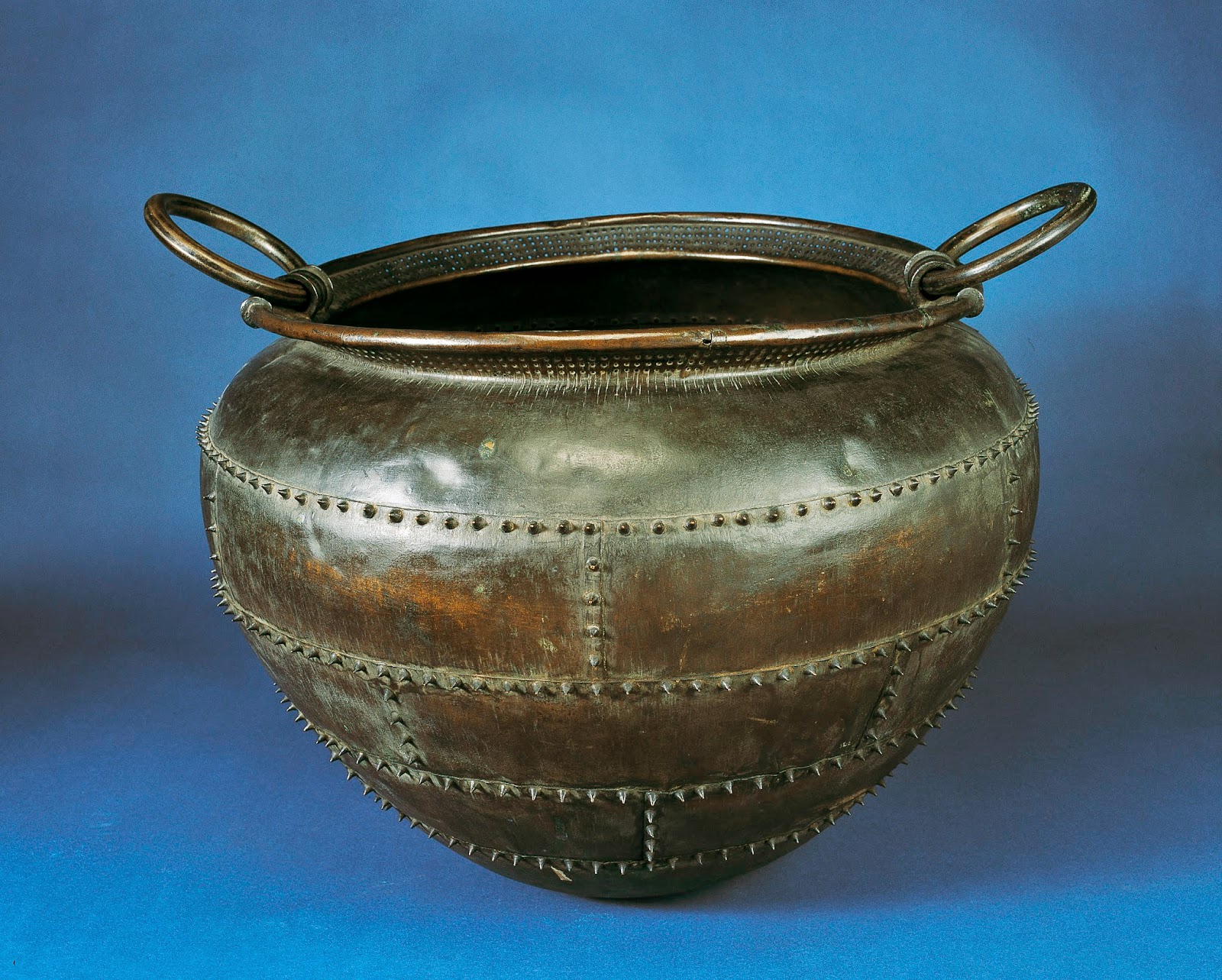 EVERYTHING ABOUT ARCHAEOLOGY: WHAT IS THE CAULDRON