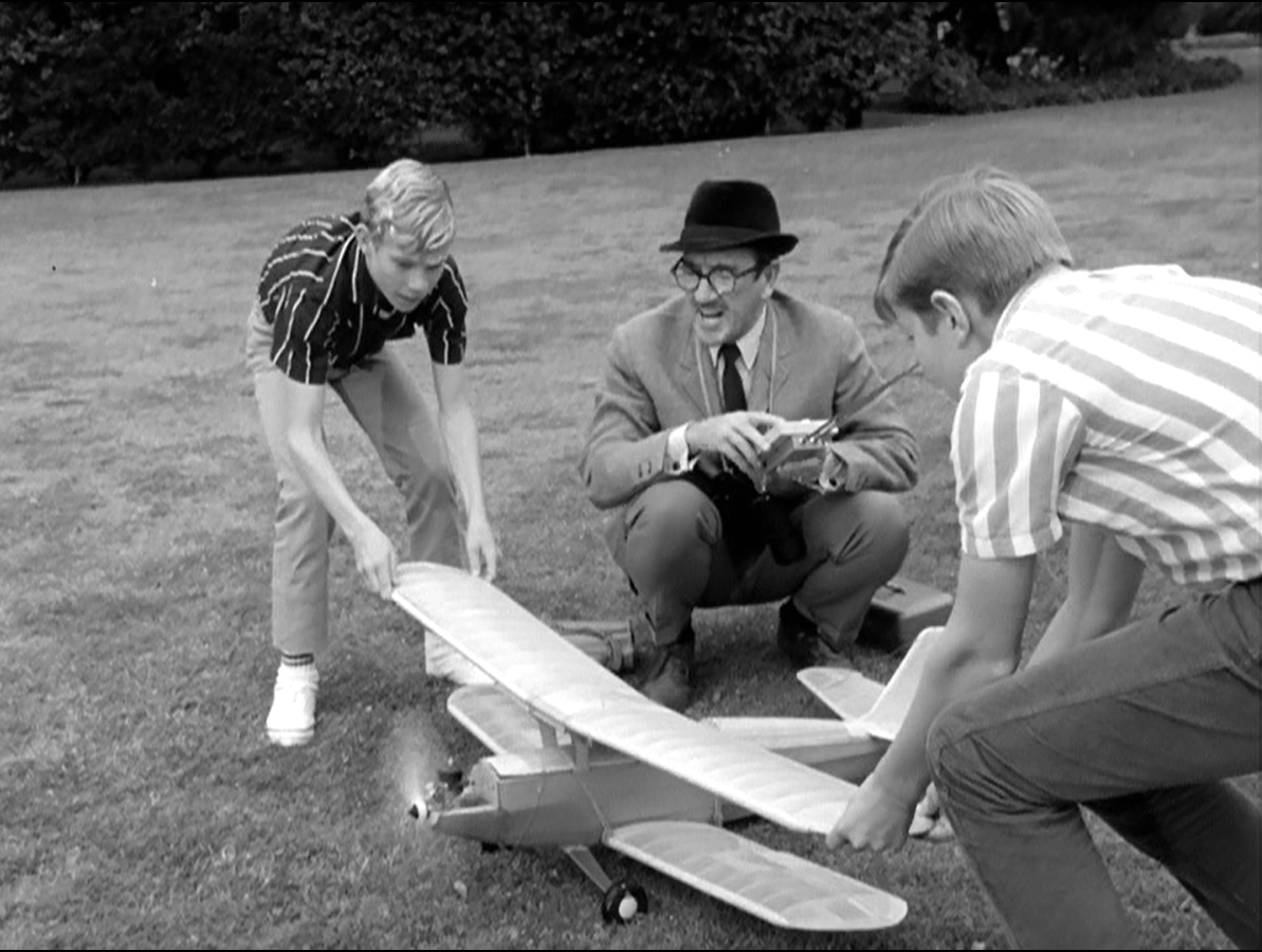 UNCLE gadgets - the laser weapon