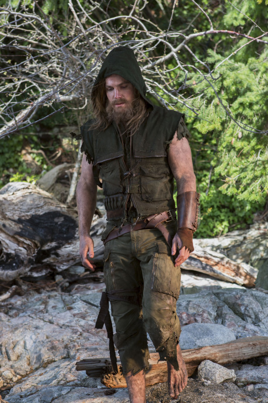 Oliver Queen Hot Shot in Arrow Pilot Episode ~ Arrow Episodes Free