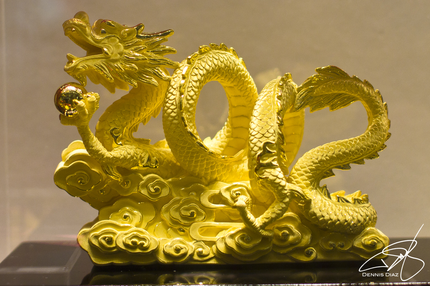 Dennis Diaz: Chasing Dragons