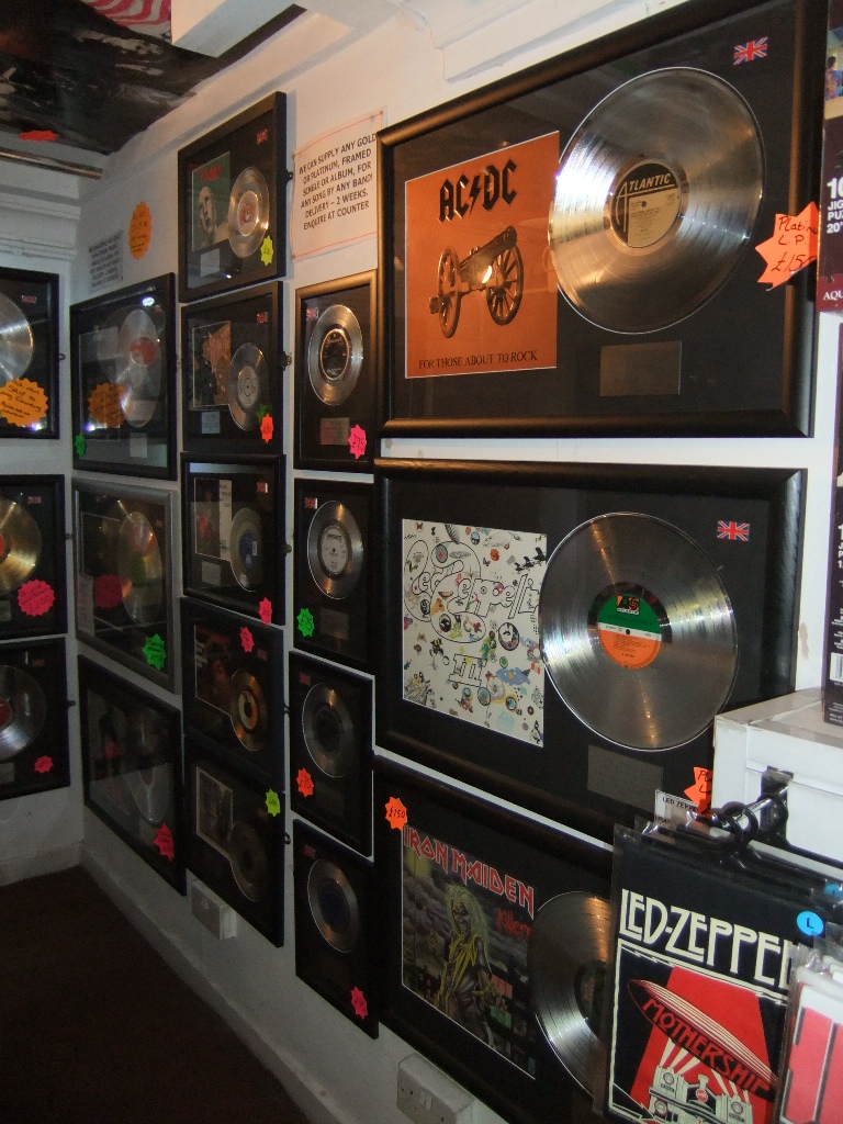 ROCKLAND: IT'S ONLY ROCK'N'ROLL: London's only rock'n'roll memorabilia ...