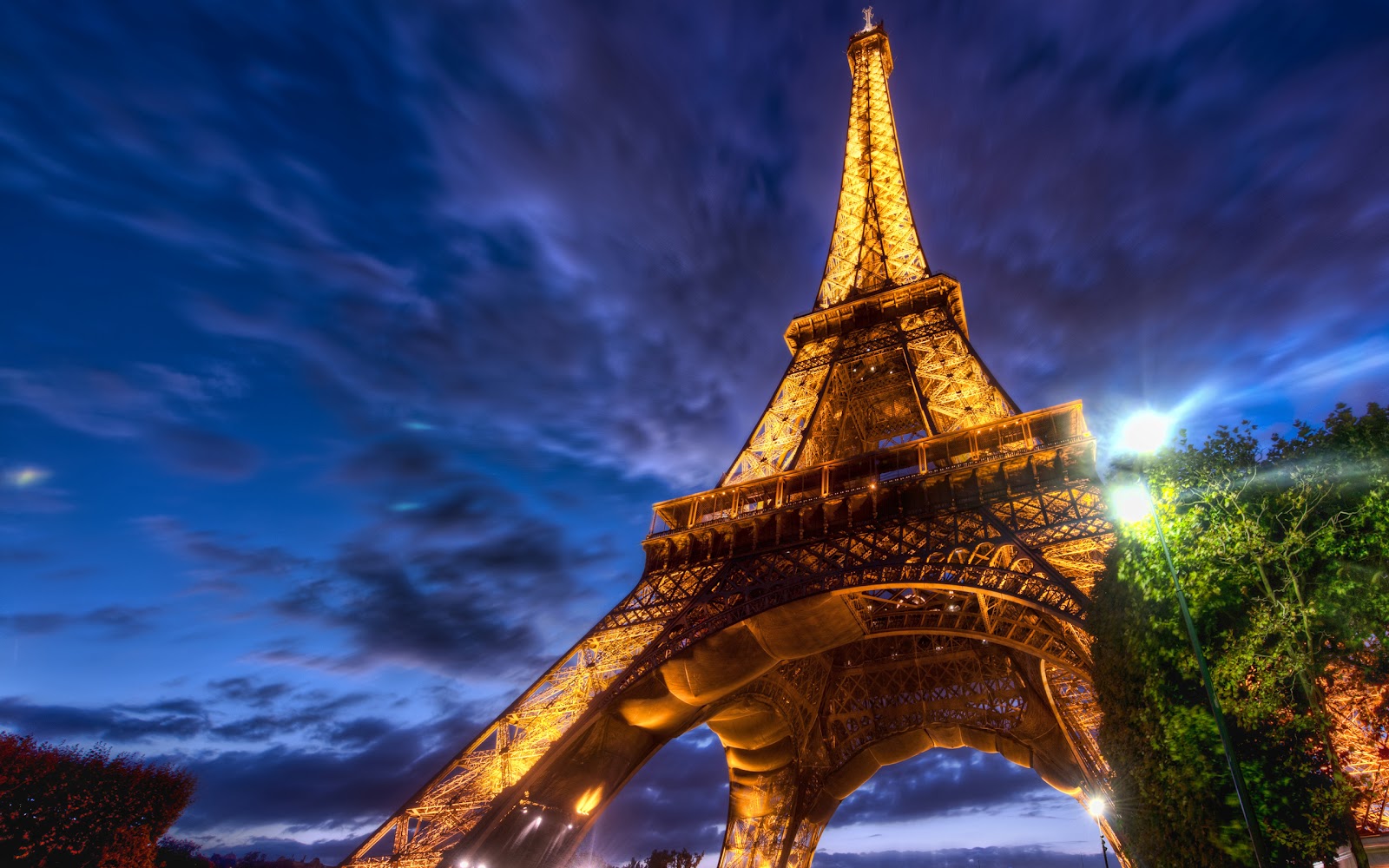 Eiffel Tower HD Wallpapers - Beautiful Eiffel Tower Night View ...