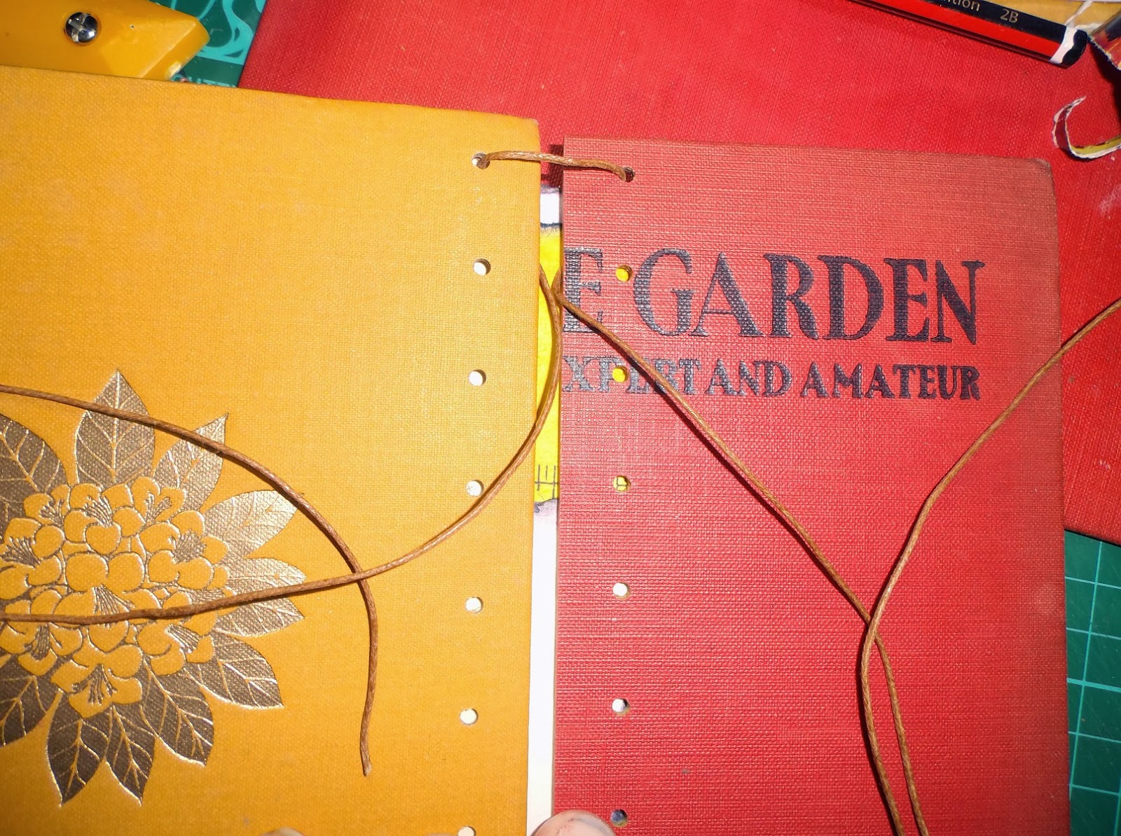 Shroo's World: Back With A Fun Binding Tutorial!!