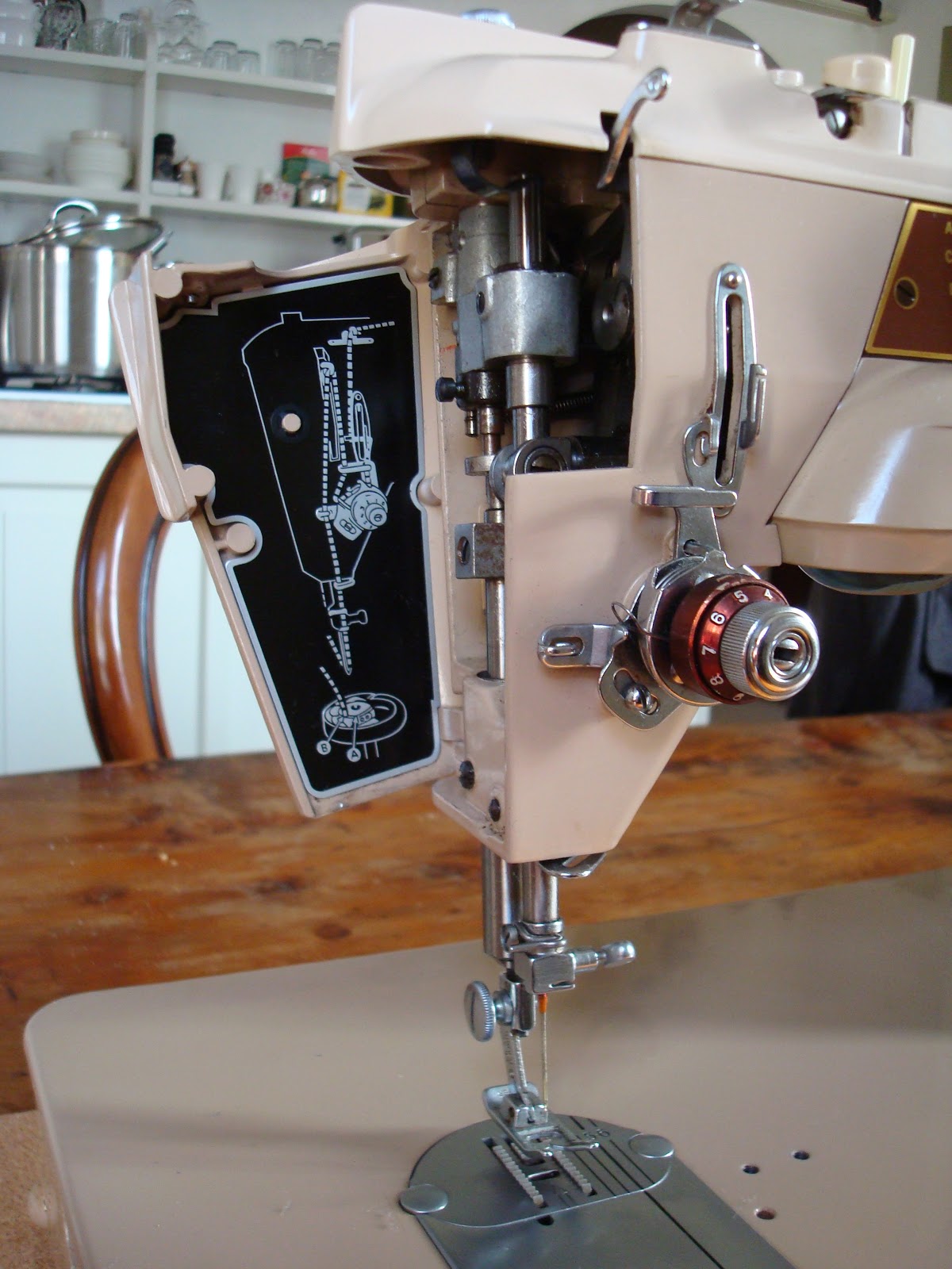 Oil and Thread: Meet the Singer 401G