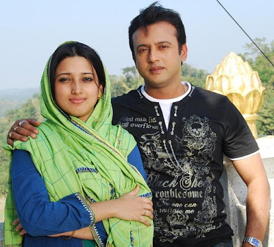 Bangladeshi Models: Bangladeshi Actor Riaz With His Wife