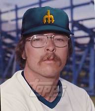 WHEN TOPPS HAD (BASE)BALLS!: THE 1977 DAVE COLLINS CARD