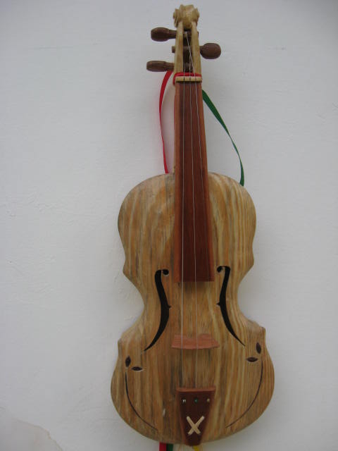 Barro e Cordas: Rabeca tradicional