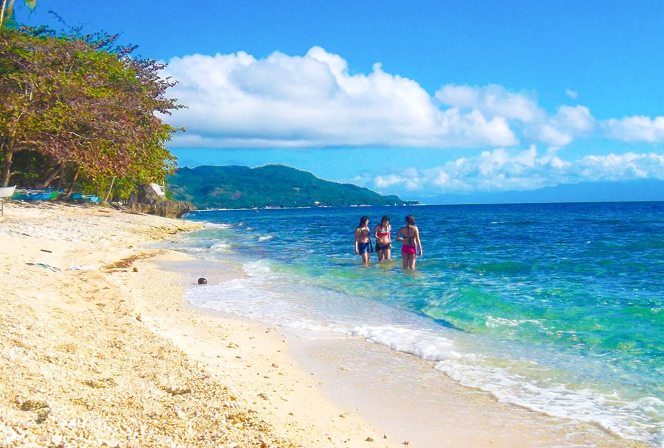 Diary of a Creative Chique: TANGKAAN BEACH RESORT: A Rocky Paradise