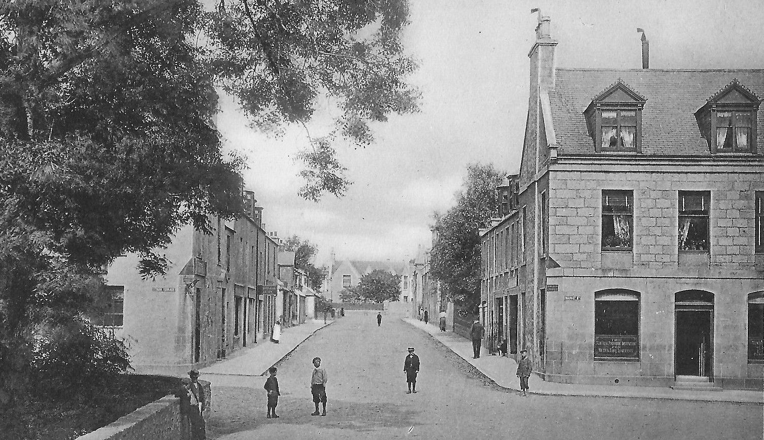 Tour Scotland: Old Photograph Bridge Street Ellon Scotland