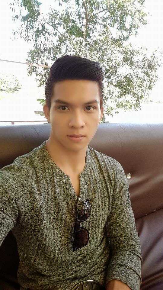 M y a n m a r H u n k s: Nay Win @ Selfie