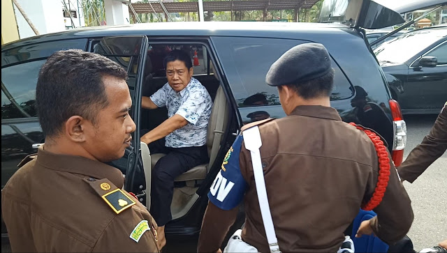 Eddy alias Abeng Ditangkap Kejari Batam di Mapolresta Barelang | Kepri ...