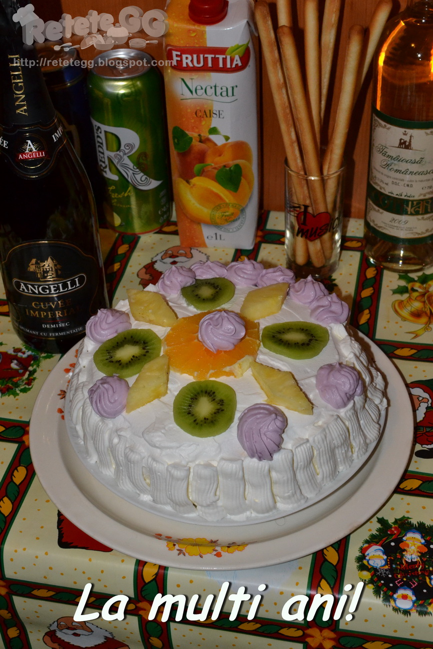 Retete gustoase si garnisite: Tort cu fructe