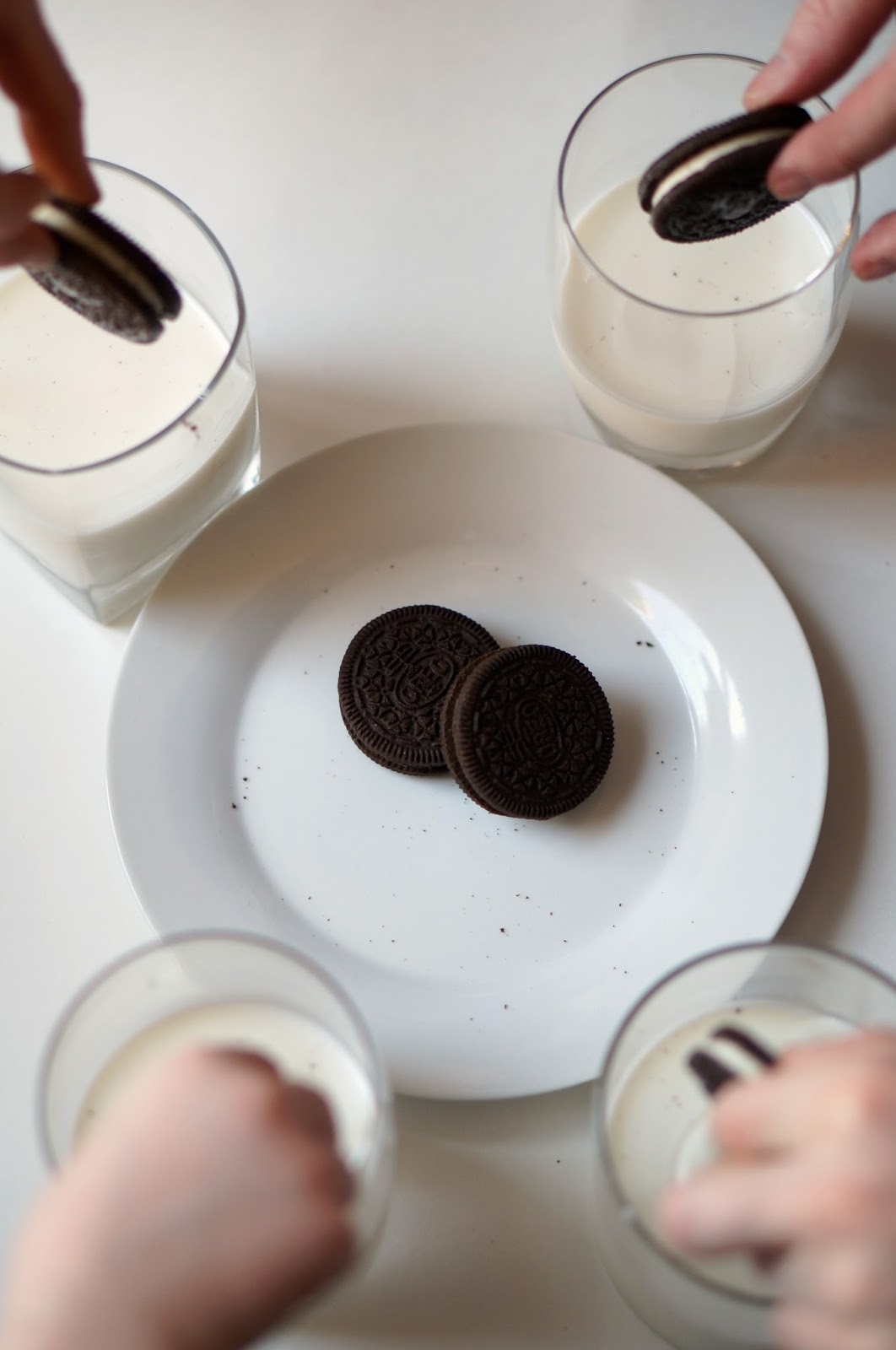 OREO Cookie Dunk Challenge - Rebecca Lately