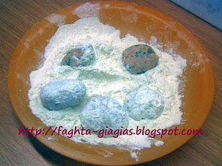 Ταραμοκεφτέδες με άσπρο ή κόκκινο ταραμά