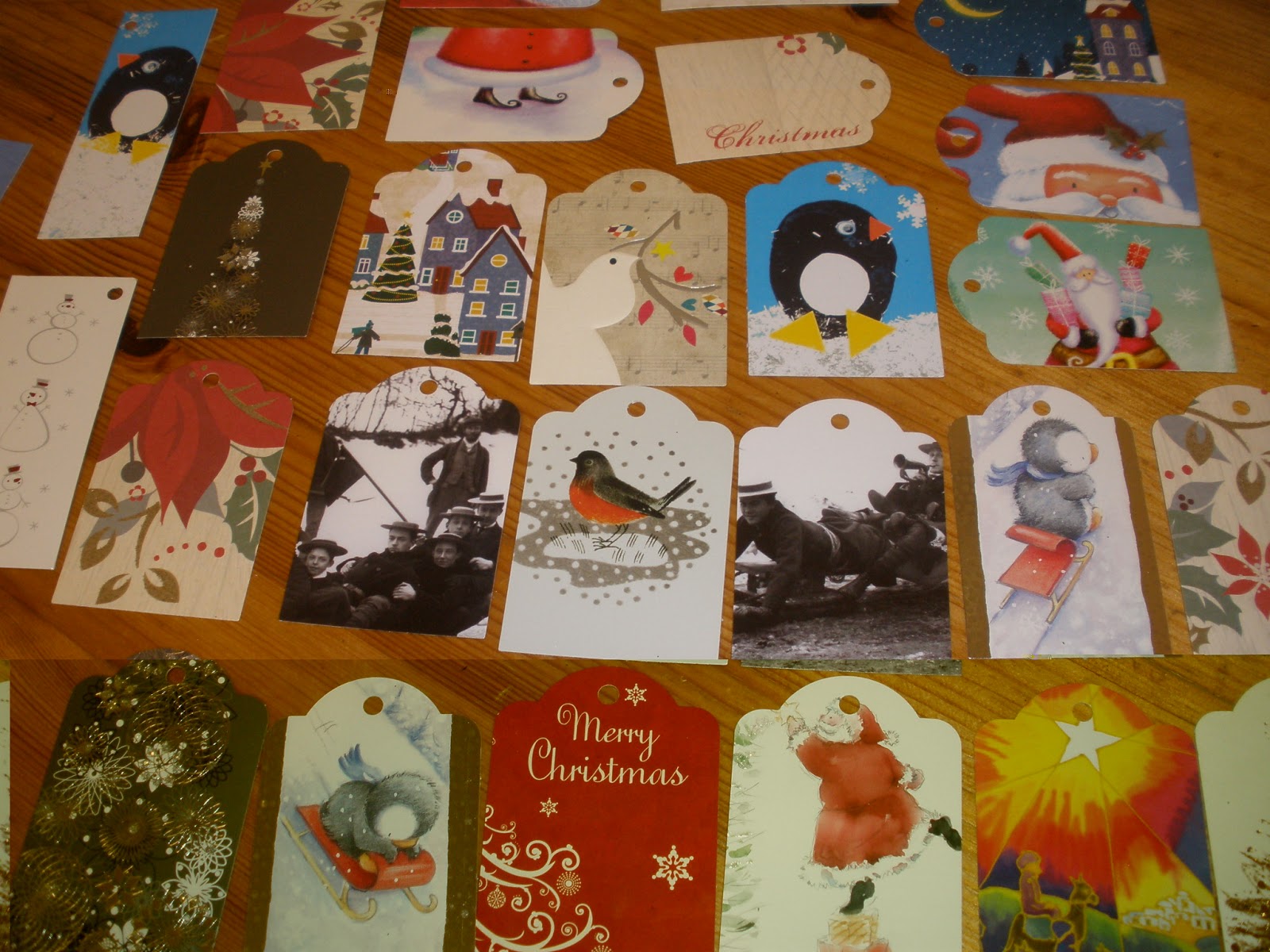 [Amy's] Crafty Shenanigans: Christmas Card Gift Box and Gift Tag tutorial