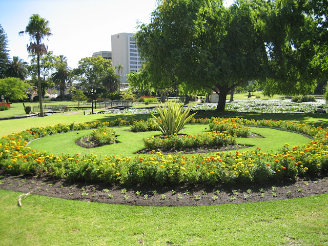 COLOURFULWORLD: A - Z of Australia - Q is for Queen's Gardens