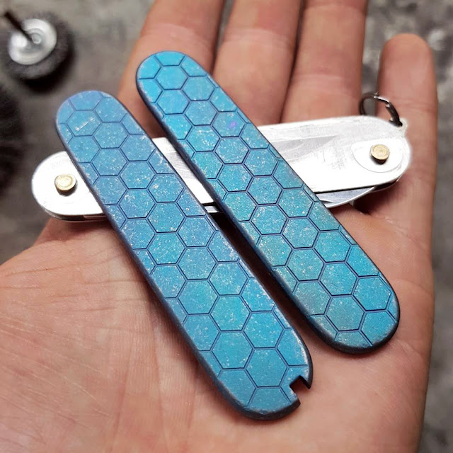 Andrzej Woronowski Custom Knives: Victorinox Swiss Army Knife scales 22