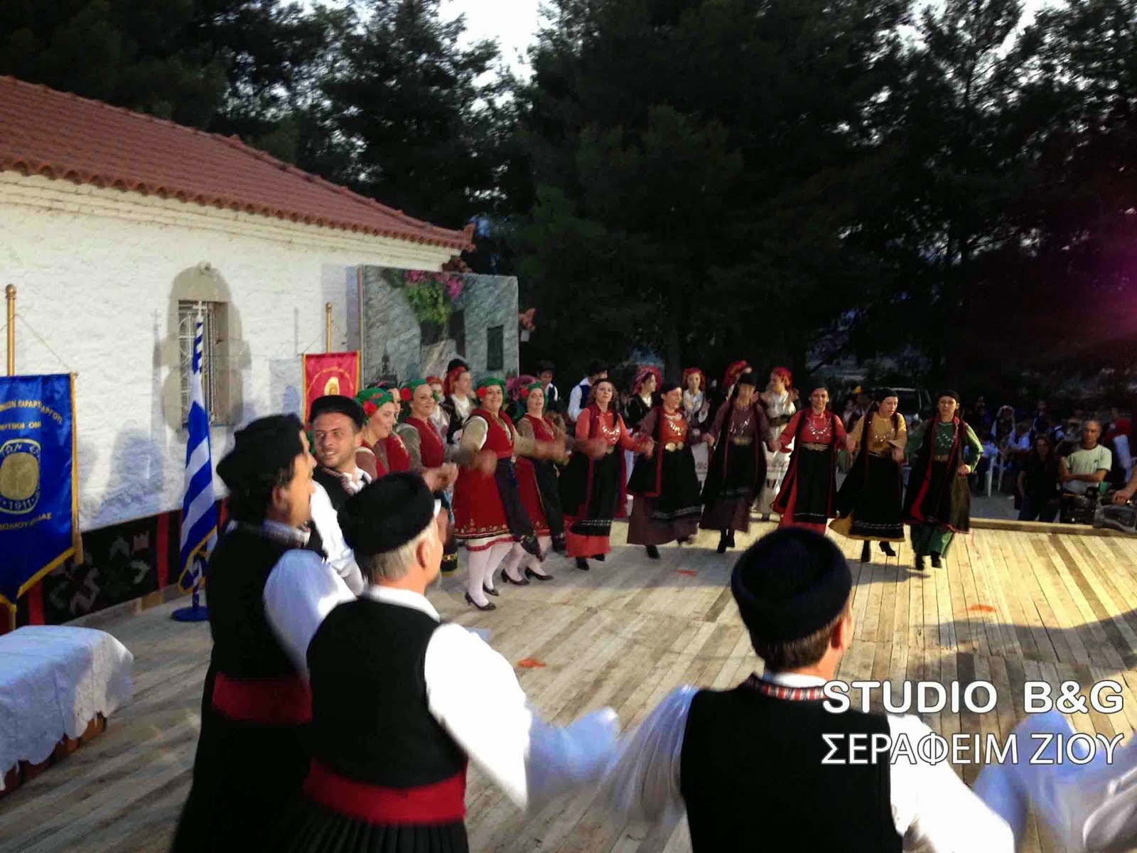 ΠΑΡΑΔΟΣΙΑΚΟΙ ΧΟΡΟΙ ΣΤΟ ΚΟΥΤΣΟΠΟΔΙ ΑΠΟ ΤΟ ΛΥΚΕΙΟ ΕΛΛΗΝΙΔΩΝ ΑΡΓΟΥΣ ...