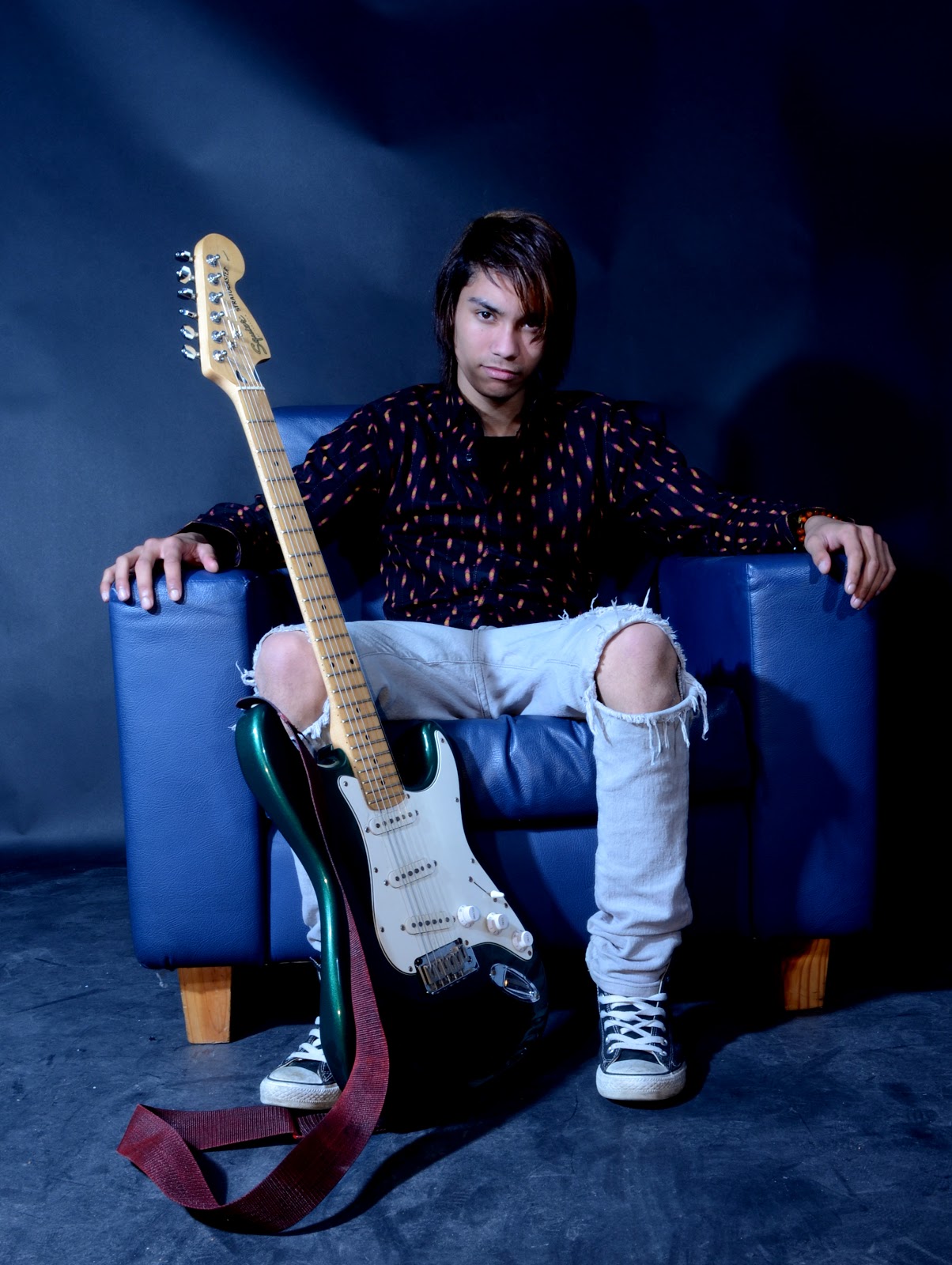 Andrea Barenisha Kaffer: artist singer & guitar player