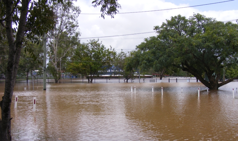 Ipswich kidslitfest blog: FLOODED BRASSALL SCHOOL BACK ON ITS FEET