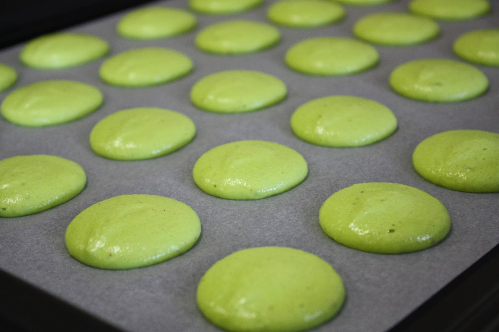 LADYMACARON20TEN: Neon Chartreuse Macarons with Violet Bubblegum Ganache