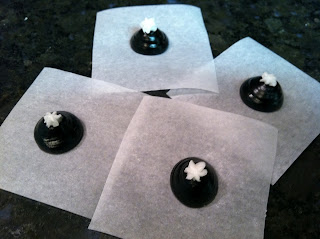 The Iced Queen: Royal Icing Remembrance Poppy