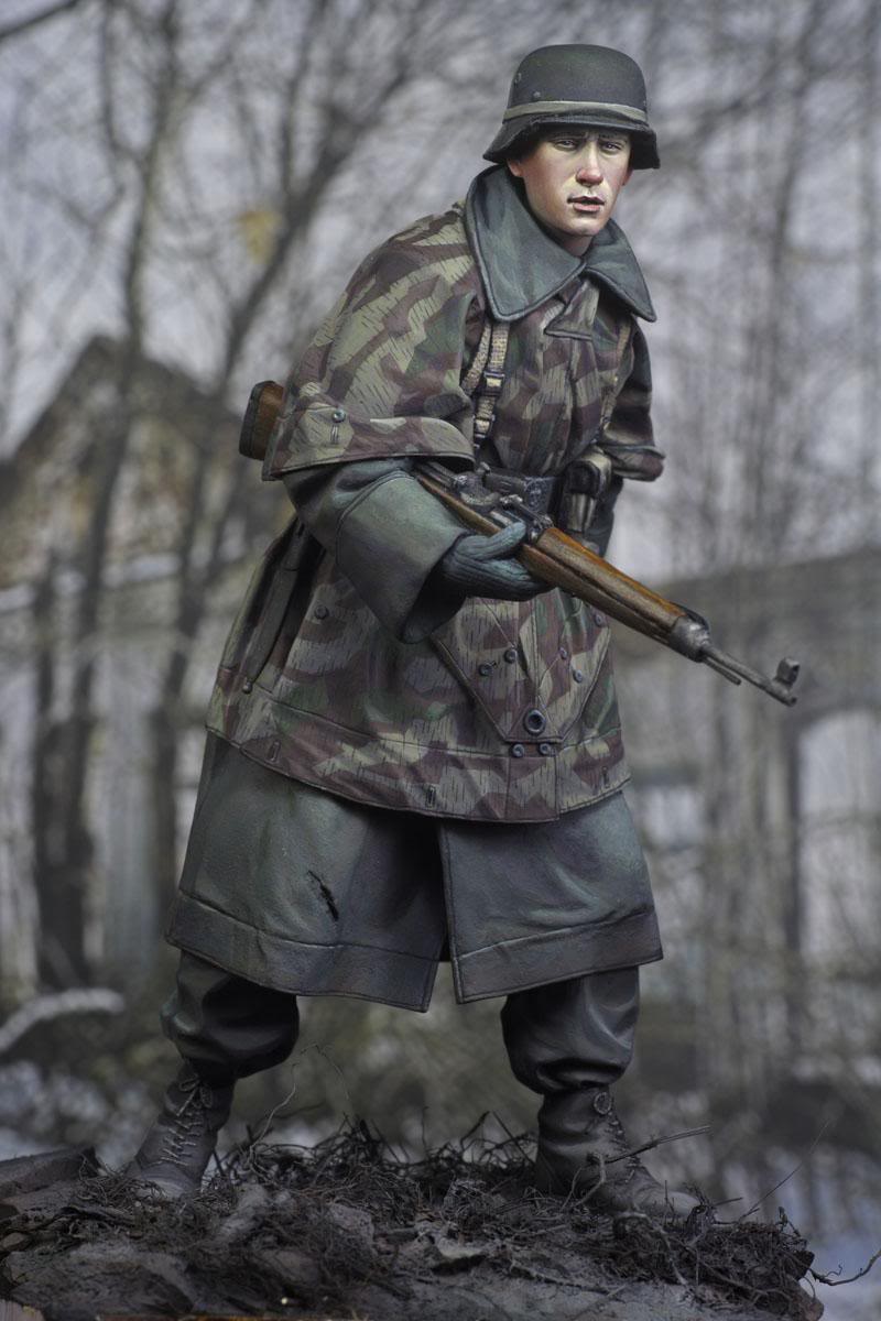 PERSPECTIVES IN MINIATURE: Alpine Miniatures - Grenadier, 558 ...