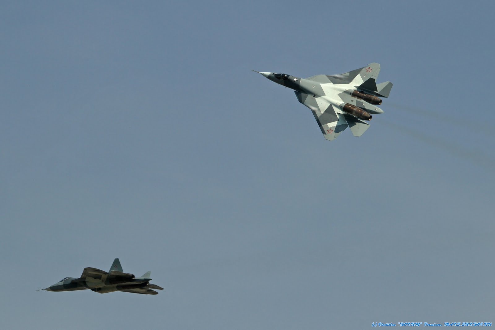 WORLD DEFENCE: Two Russian PAK-FA Stealth Fighters Flying Together