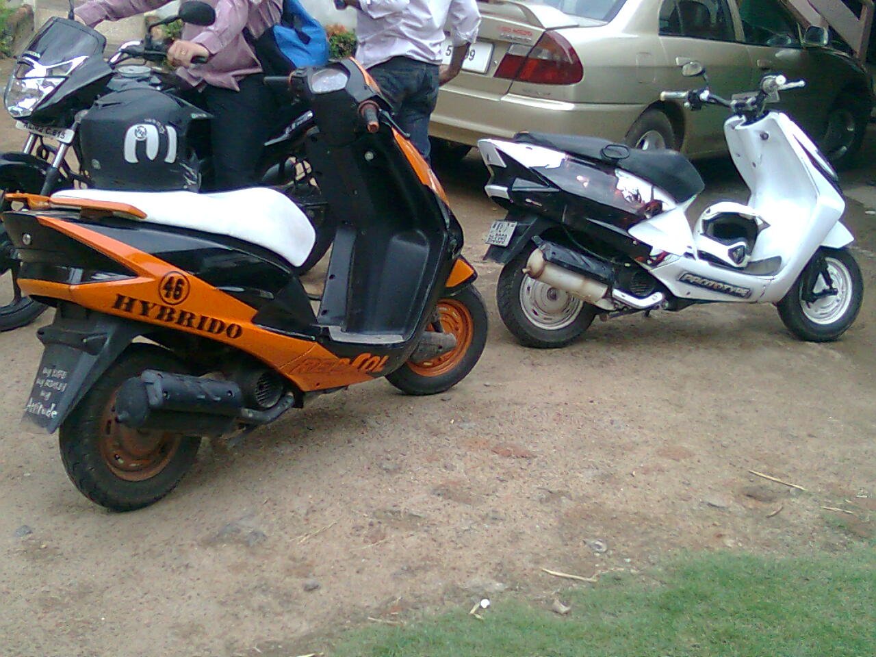 INTERESTING WORLD FACTS 4 U: Honda Deo Graphics