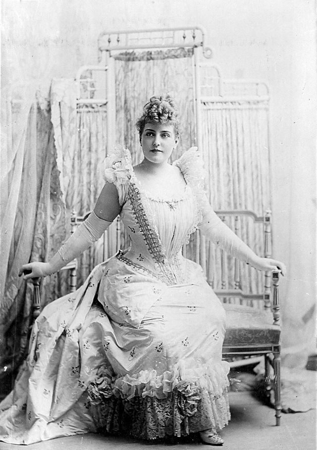 Stunning Photos of Stylish Girls That You Won't Believe They Came From ...